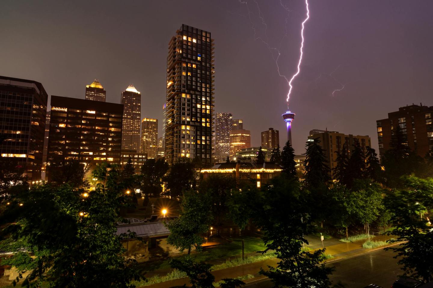 Calgary Home Sales Fell 14% in December 2025 as Prices Dropped and ...